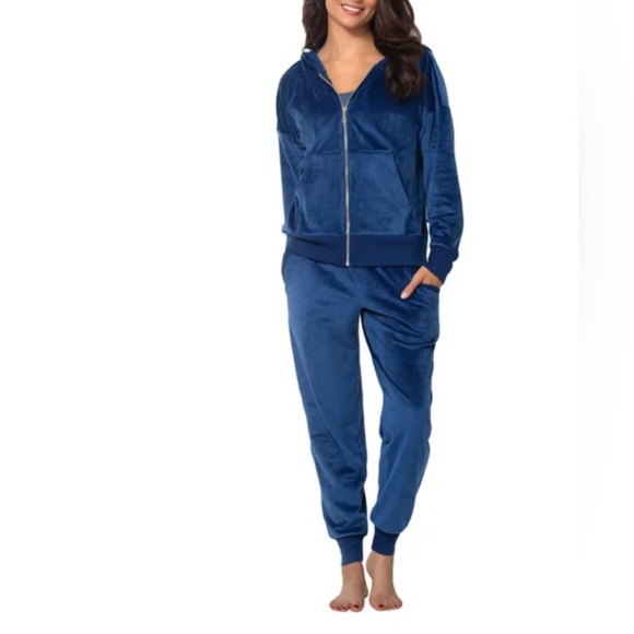 Felina | Intimates & Sleepwear | Felina Ladies 2piece Velour Set New ...